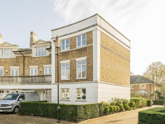 Huntingdon Gardens, London W4 1 bed flat to rent £2,250 pcm £519 pw