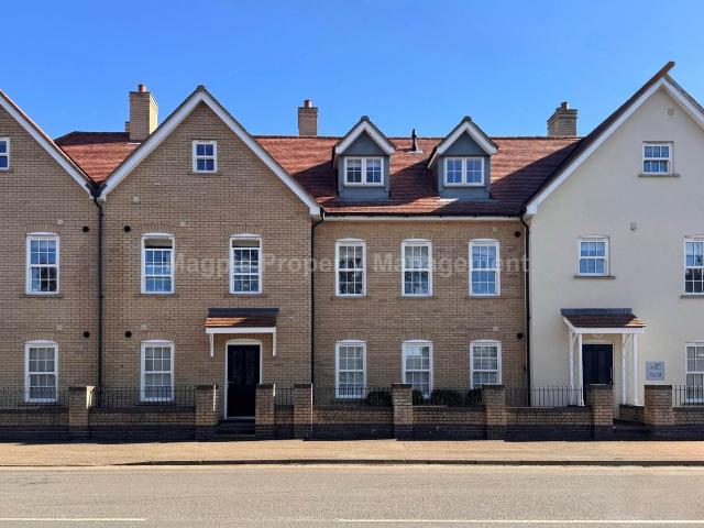Huntingdon Street, St Neots PE19, 2 bed flat to rent, £1,150 pcm | PrimeLocation