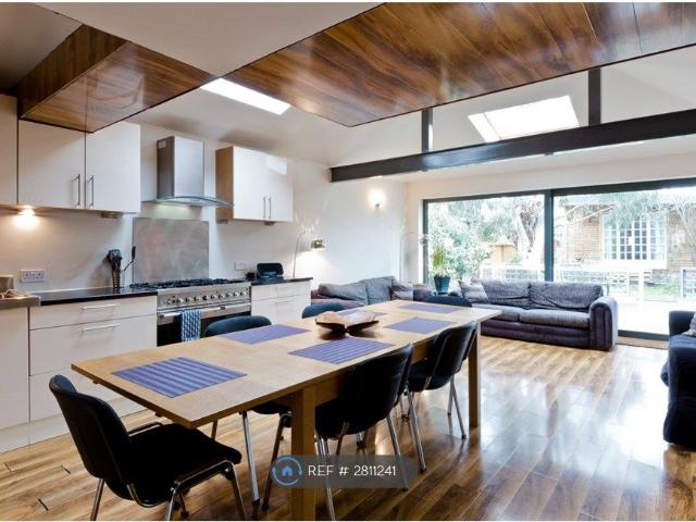 Huntingfield Way, Egham TW20, Room to rent, £700 pcm | PrimeLocation