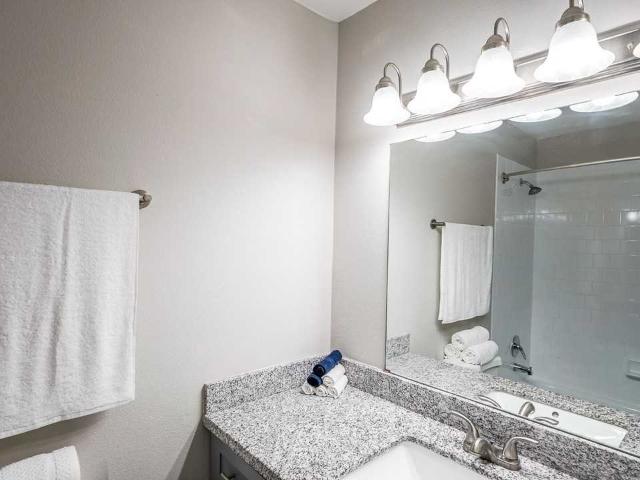 Huntington at Stonefield 1 Bedroom Apartment for Rent at 13100 Stonefield Dr, Houston, TX 77014