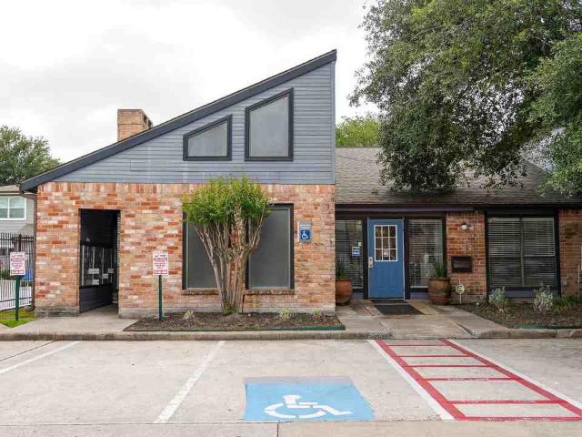 Huntington at Stonefield 2 Bedroom Apartment for Rent at 13100 Stonefield Dr, Houston, TX 77014
