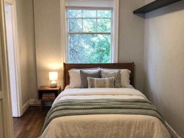 Huntington Arms 1 Bedroom Apartment for Rent at 616 E Thomas St, Seattle, WA 98102 Broadway
