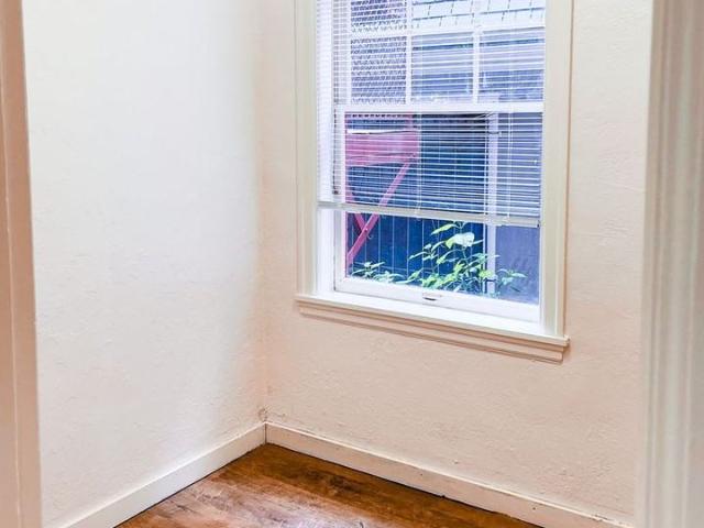 Huntington Arms 1 Bedroom Apartment for Rent at 616 E Thomas St, Seattle, WA 98102 Broadway