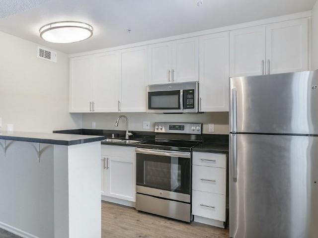 Huntington Breakers 1 Bedroom Apartment for Rent at 21270 Beach Blvd, Huntington Beach, CA 92648