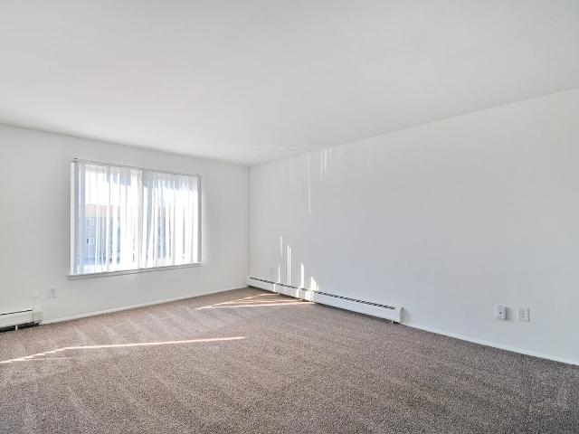 Huntington Club Apartments 1 Bedroom Apartment for Rent at 28801 Imperial Dr, Warren, MI 48093 Northeast Warren
