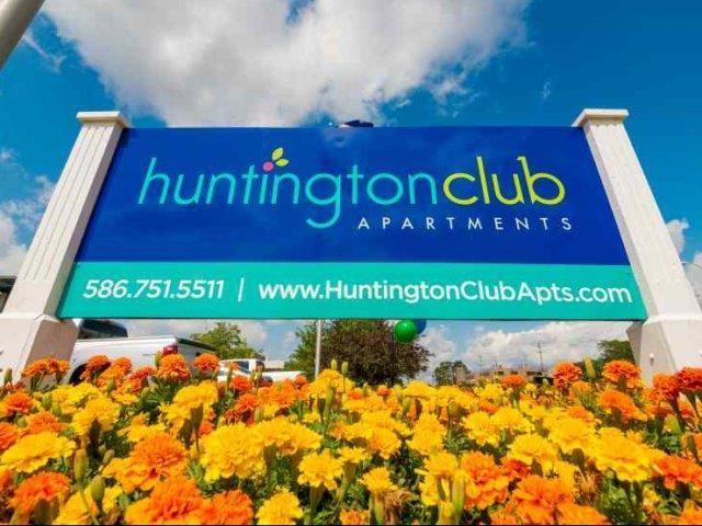 Huntington Club Apartments 2 Bedroom Apartment for Rent at 28801 Imperial Dr, Warren, MI 48093 Northeast Warren