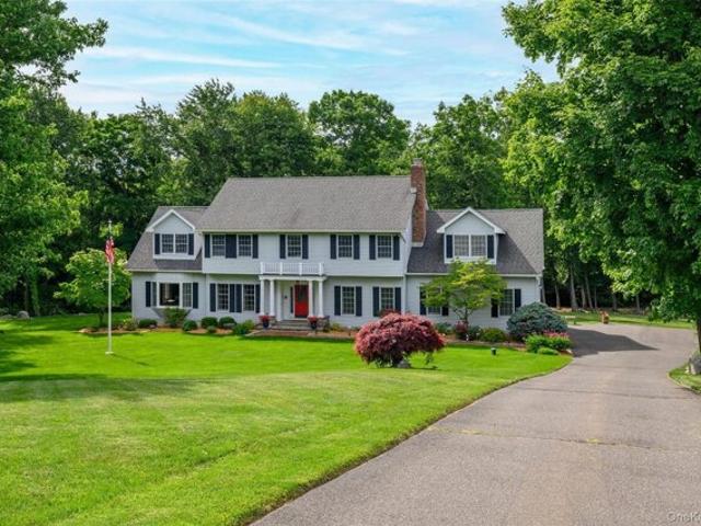 Huntington Connecticut Ln, New Fairfield, Home For Sale