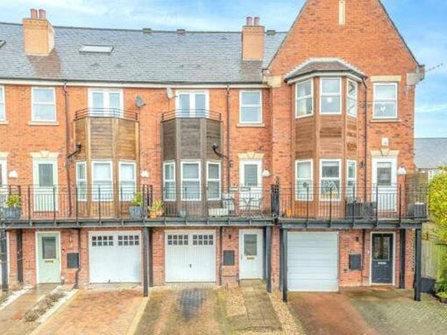 Huntington Crescent, Leeds, 4 Bedroom Terraced