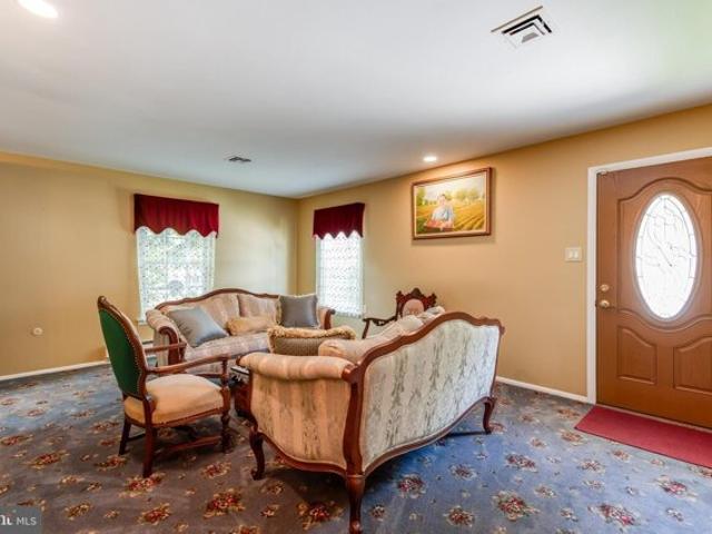 Huntington Dr, Southampton Township, Home For Sale