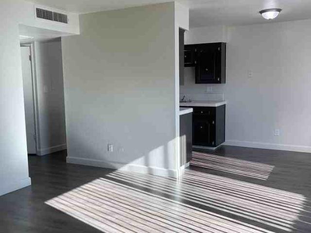 HUNTINGTON GARDENS 1 Bedroom Apartment for Rent at 293 S Callisch Ave, Fresno, CA 93721