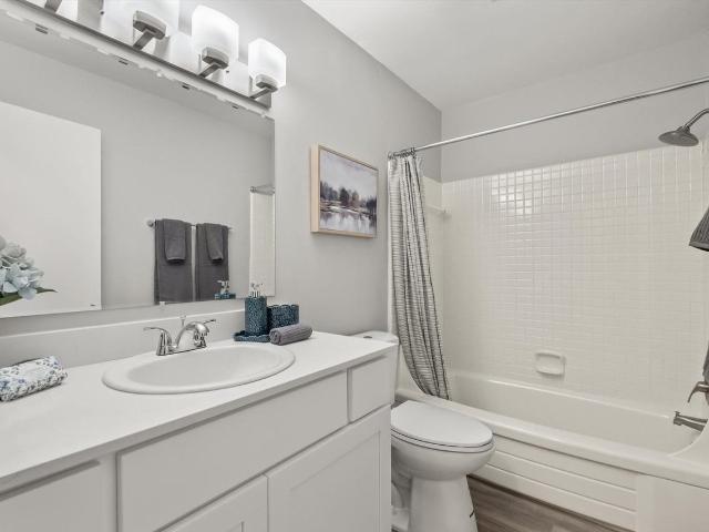 Huntington House Apartments 2 Bedroom Apartment for Rent at 17400 Fort St, Riverview, MI 48193 Riverview