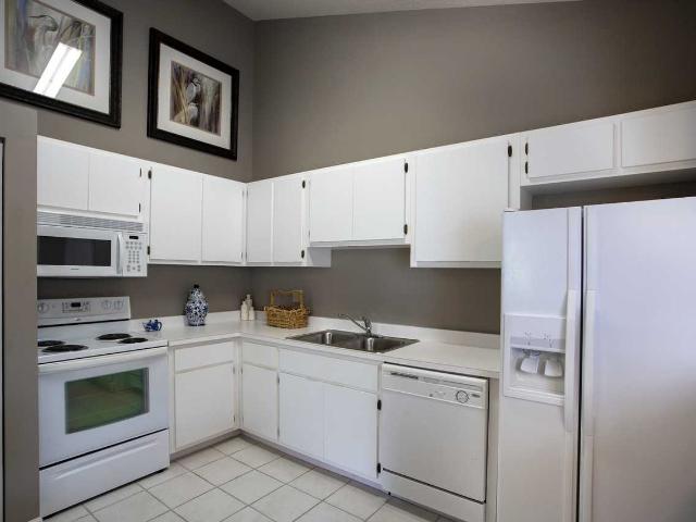 Huntington Lakes Apartments 2 Bedroom Apartment for Rent at 5400 Nw 39th Ave, Gainesville, FL 32606