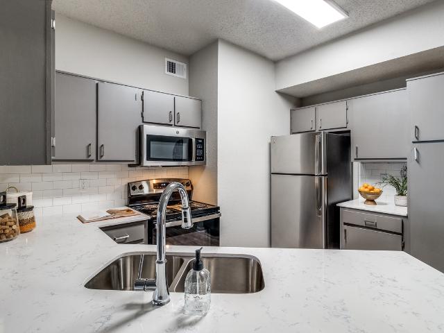 Huntington Lakes 1 Bedroom Apartment for Rent at 7324 Skillman St, Dallas, TX 75231 Lake Highlands