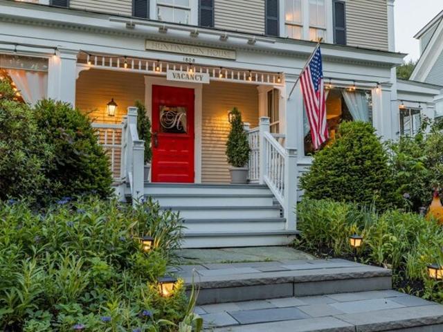 Huntington Pl, Rochester, Home For Sale