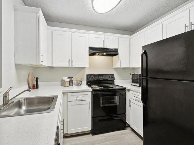 Huntington Place 2 Bedroom Apartment for Rent at 3201 Huntington Place Dr, Sarasota, FL 34237