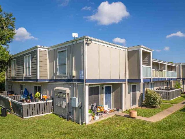 Huntington Village And Cambridge Crossing 2 Bedroom Apartment for Rent at 9506 S Dairy Ashford Rd, Houston, TX 77099 Alief