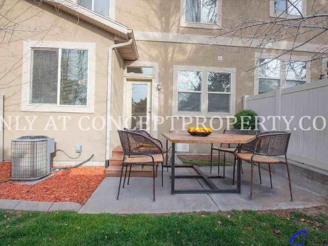Huntington 2 Bedroom Apartment for Rent at 2001 S Main St, Bountiful, UT 84010