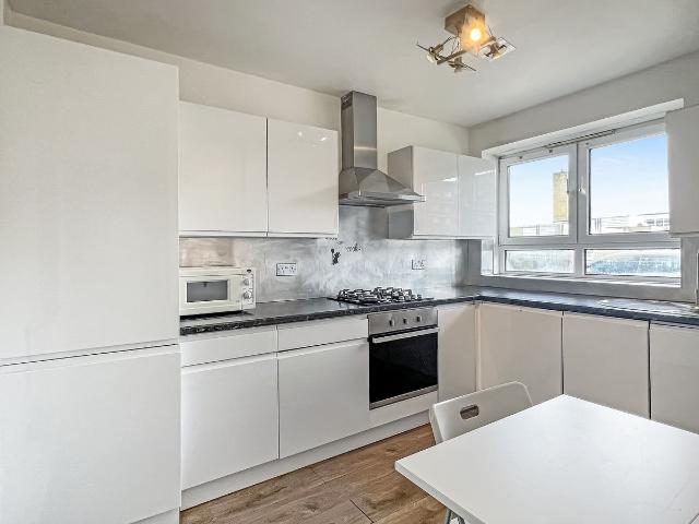Hunton Street, London E1, 3 bed flat to rent, £3,000 pcm | PrimeLocation
