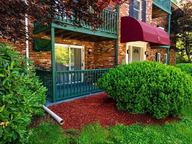 Huntoon Memorial Hwy Apt, Leicester, Condo For Sale