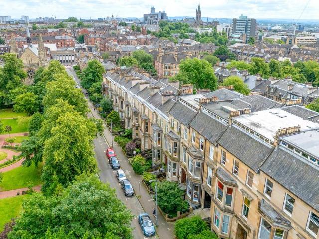 Huntly Gardens, Glasgow, G12 Studio to rent £1,295 pcm £299 pw