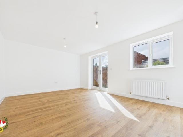 Hunts Grove Drive, Hardwicke, Gloucester