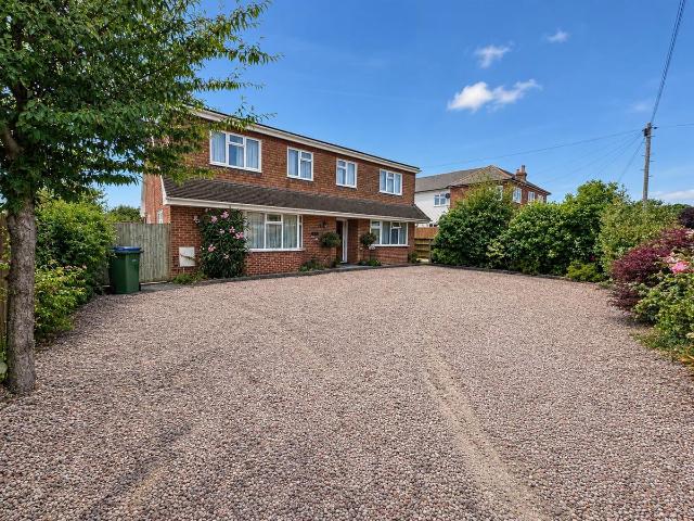 Hunts Pond Road, Titchfield, Fareham PO14, 4 bed detached house to rent, £2,695 pcm | PrimeLocation