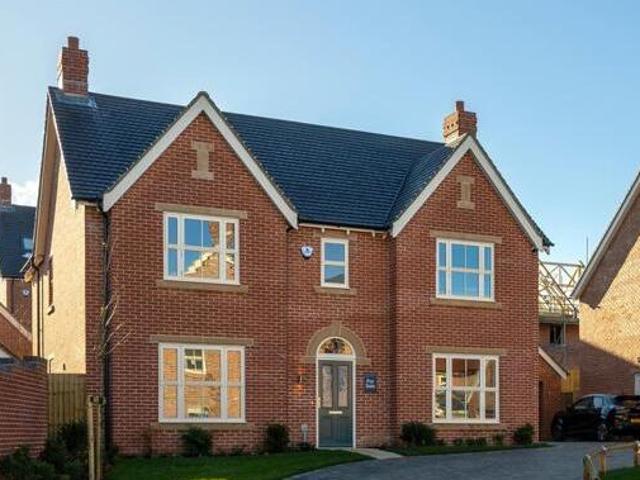 Huntshaw Close, Houlton, 4 Bedroom Detached