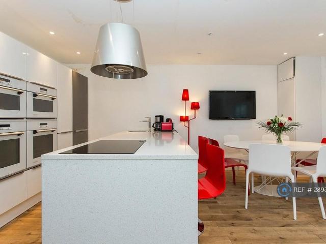 Huntsworth Mews, London, NW1 3 bed terraced house to rent £5,900 pcm £1,362 pw