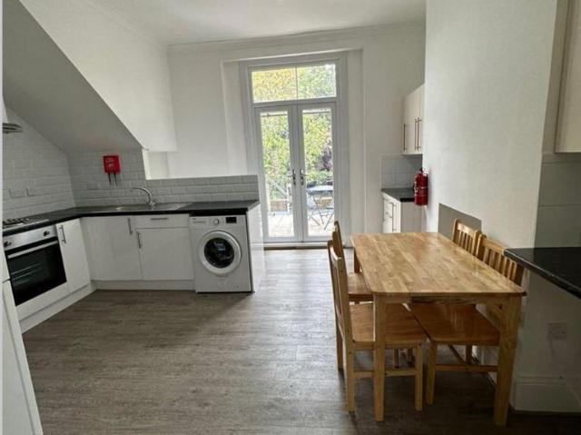 Hungerford road, London N7 4 bed terraced house to rent £4,000 pcm £923 pw