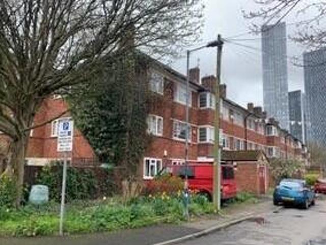 Hunmanby Avenue, Hulme, 3 Bedroom Apartment