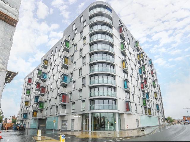 Hunsaker, Reading RG1, 2 bed flat to rent, £1,700 pcm | PrimeLocation