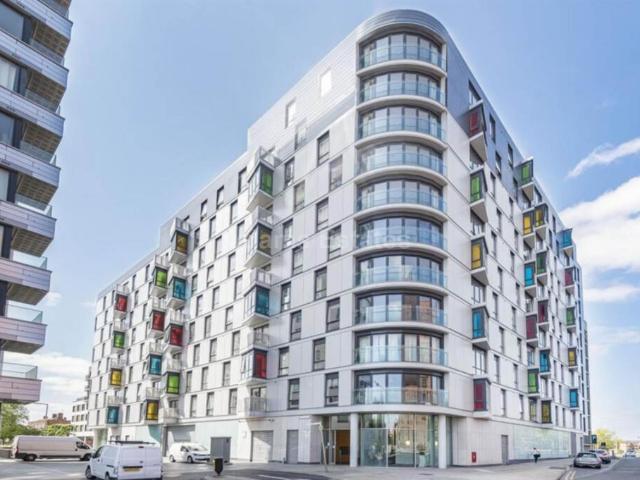 Hunsaker Street, Alfred Street 2 bed flat to rent £1,995 pcm £460 pw