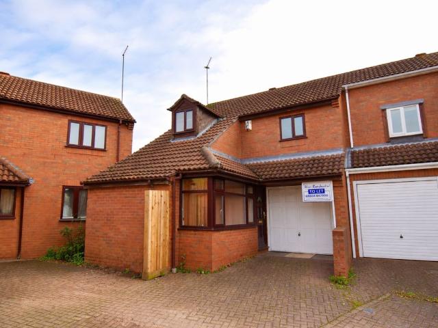 Hunsbury Green, Northampton NN4, 3 bed end terrace house to rent, £1,300 pcm | PrimeLocation