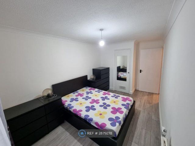 Hunsdon Close, Dagenham RM9, 2 bed flat to rent, £2,000 pcm | PrimeLocation
