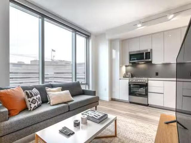 Hub50House, 50 Causeway St, West End 1 Bedroom 1 Bath