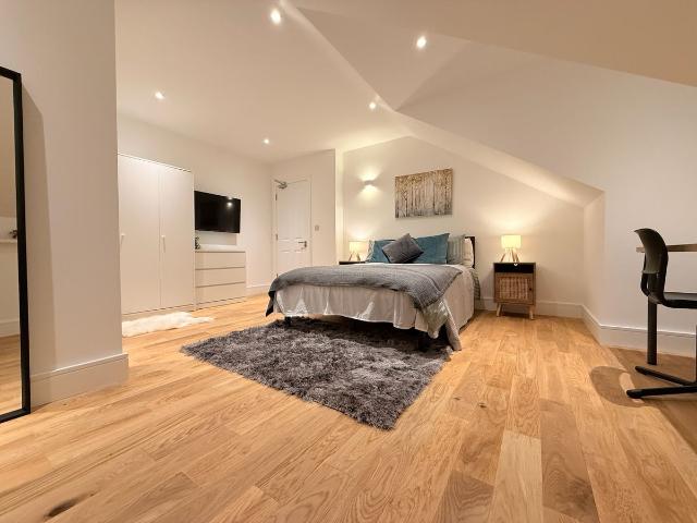 Hubbard Close, Hornchurch RM11, Room to rent, £1,150 pcm | PrimeLocation