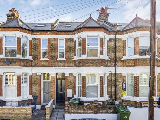 Hubert Grove, London SW9 4 bed flat to rent £4,650 pcm £1,073 pw