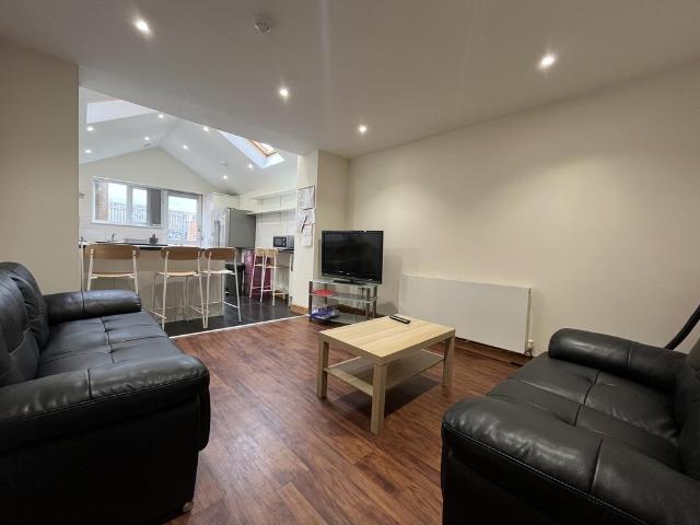 Hubert Road 4Bed, Selly Oak B29 4 bed house to rent £2,173 pcm £501 pw