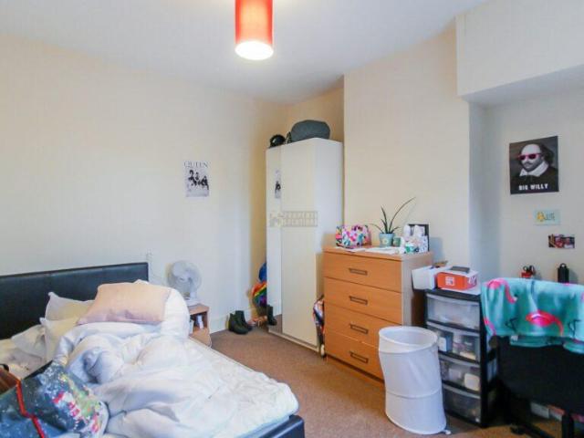 Hubert Road, Birmingham B29 6 bed terraced house to rent £2,994 pcm £691 pw