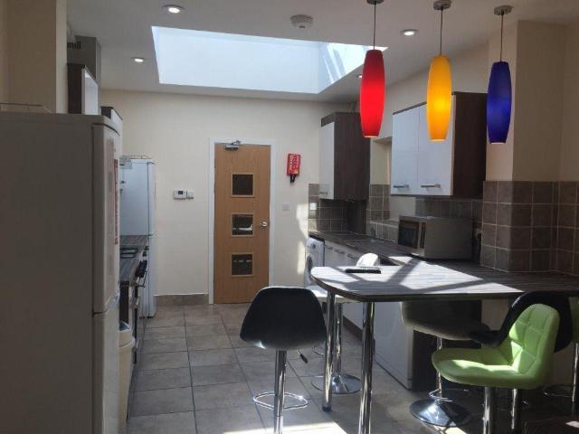 Hubert Road, Birmingham B29 6 bed terraced house to rent £4,290 pcm £990 pw