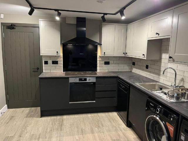 Hubert Road, Birmingham B29 6 bed house to rent £4,680 pcm £1,080 pw