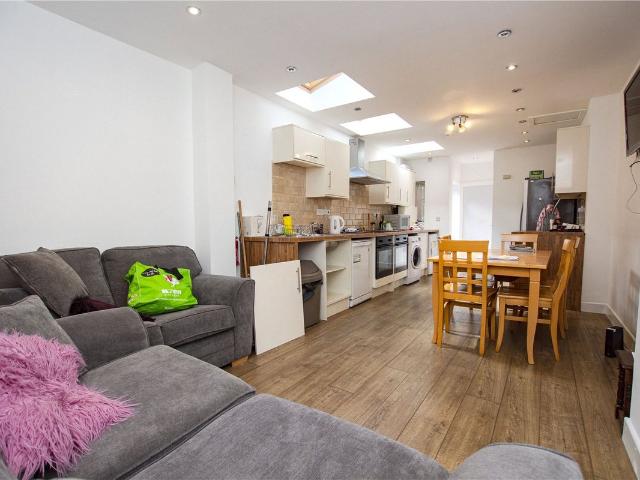 Hubert Road, Birmingham, West Midlands B29, 6 bed shared accommodation to rent, £572 pcm | PrimeLocation
