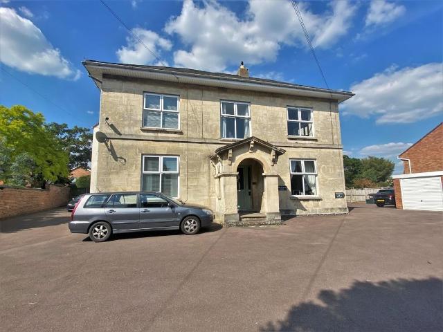 Hucclecote Road, Gloucester GL3, 1 bed flat to rent, £825 pcm | PrimeLocation