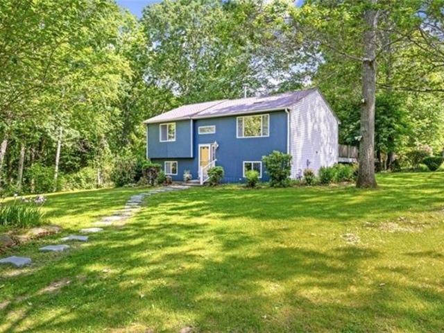 Huckleberry Rd, North Kingstown, Home For Sale