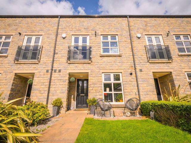 Huddersfield Road, Liversedge WF15, 4 bed town house to rent, £1,750 pcm | PrimeLocation