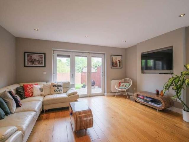 Huddersfield Road, Liversedge, WF15