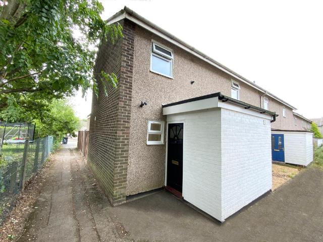 Hudson Court, Guildford GU2 7 bed semi detached house to rent £5,475 pcm £1,263 pw