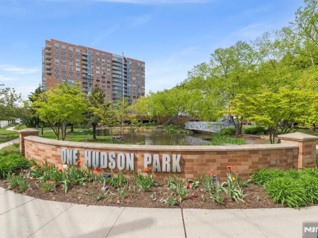 Hudson Park Unit,edgewater, Condo For Sale