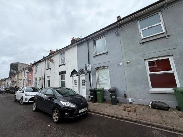 Hudson Road, Hampshire PO5 7 bed terraced house to rent £3,500 pcm £808 pw