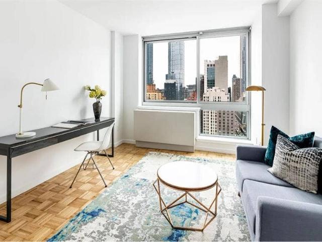 Hudson Yards Private room for rent